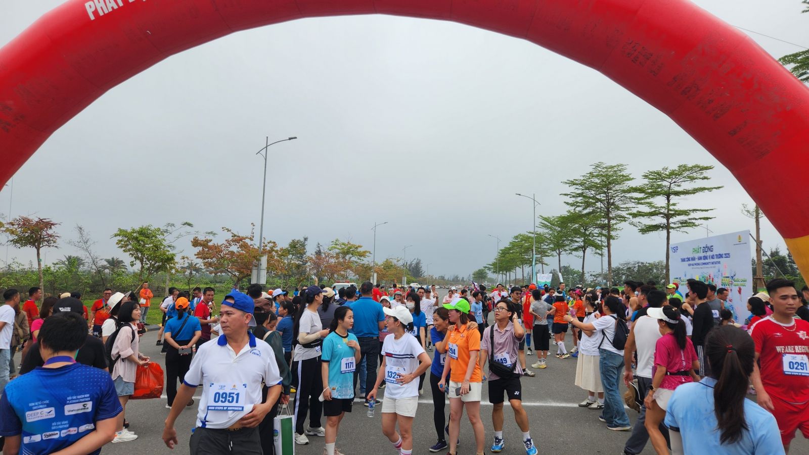 Cộng Nhà Đất tham gia Marathon 5000 Steps of Happines Viship 2025