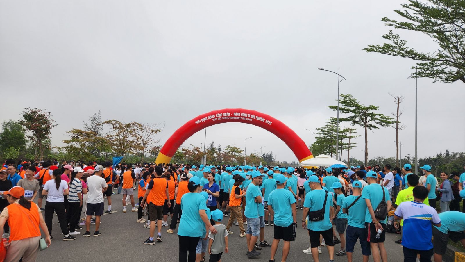 Cộng Nhà Đất tham gia Marathon 5000 Steps of Happines Viship 2025