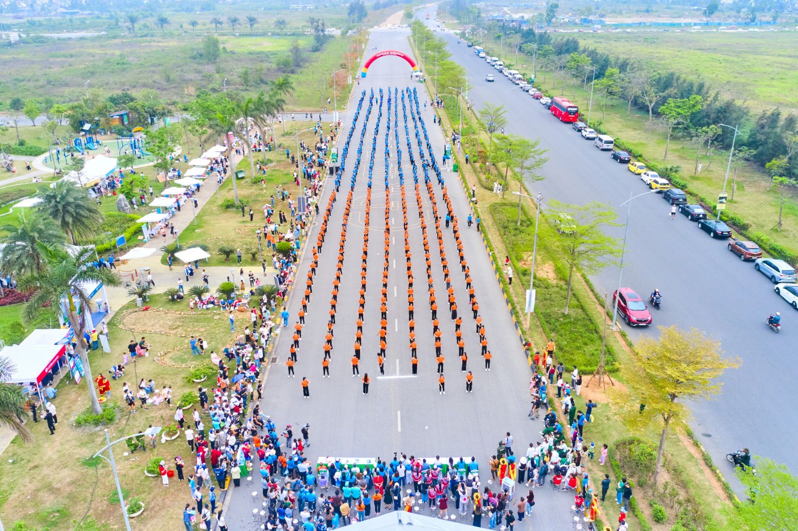 Cộng Nhà Đất tham gia Marathon 5000 Steps of Happines Viship 2025